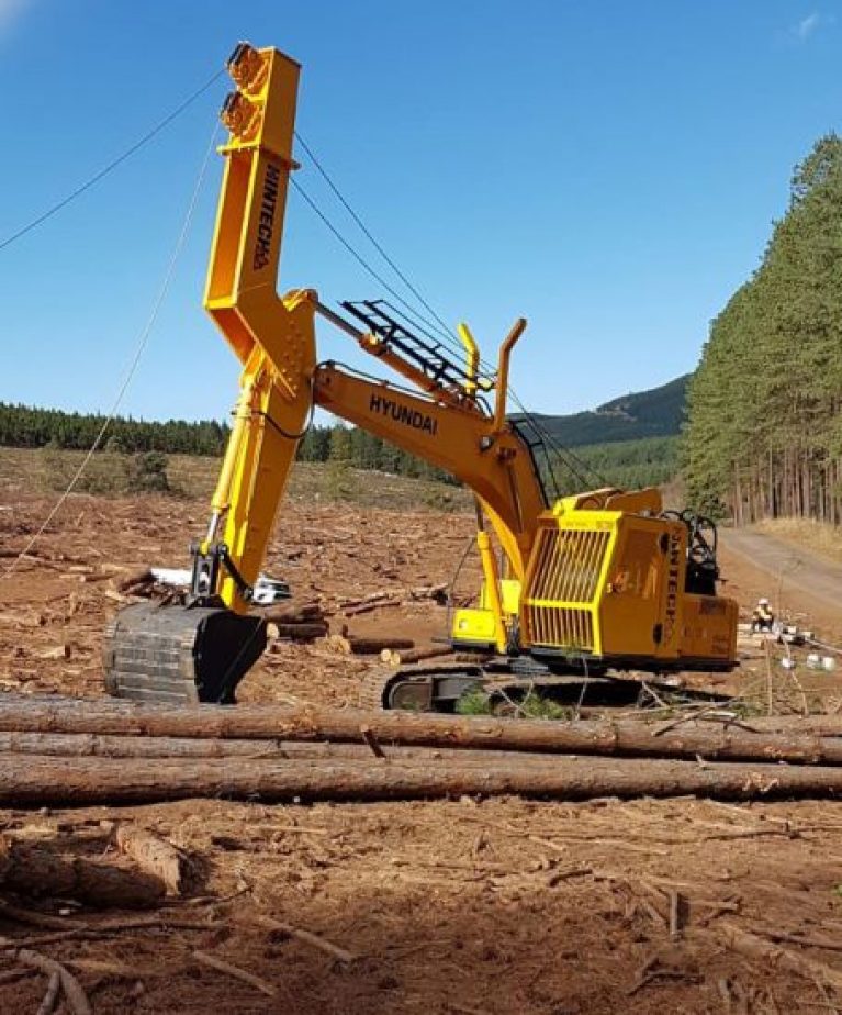 HPE Africa's Hyundai R210LC-7 excavator converted to HT shovel yarder ...