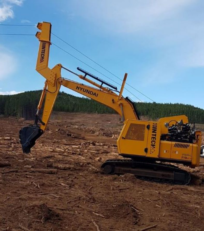 HPE Africa's Hyundai R210LC-7 excavator converted to HT shovel yarder ...