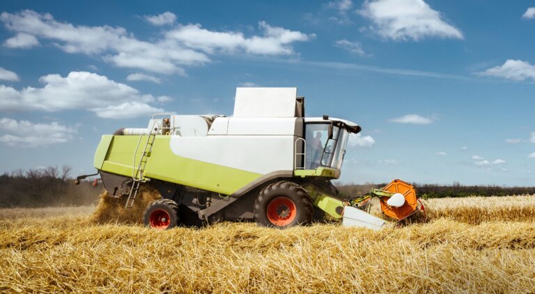 BKT presents AGRIMAX PROHARVEST VF: the new high-performance tire for ...